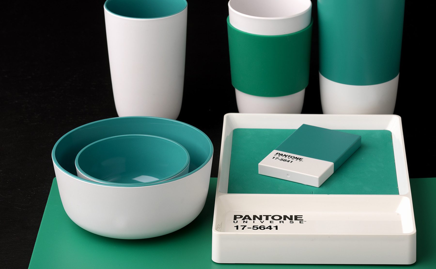 Pantone Emerald 17-5641 Colour of the Year 2013 - Design Clarity ...